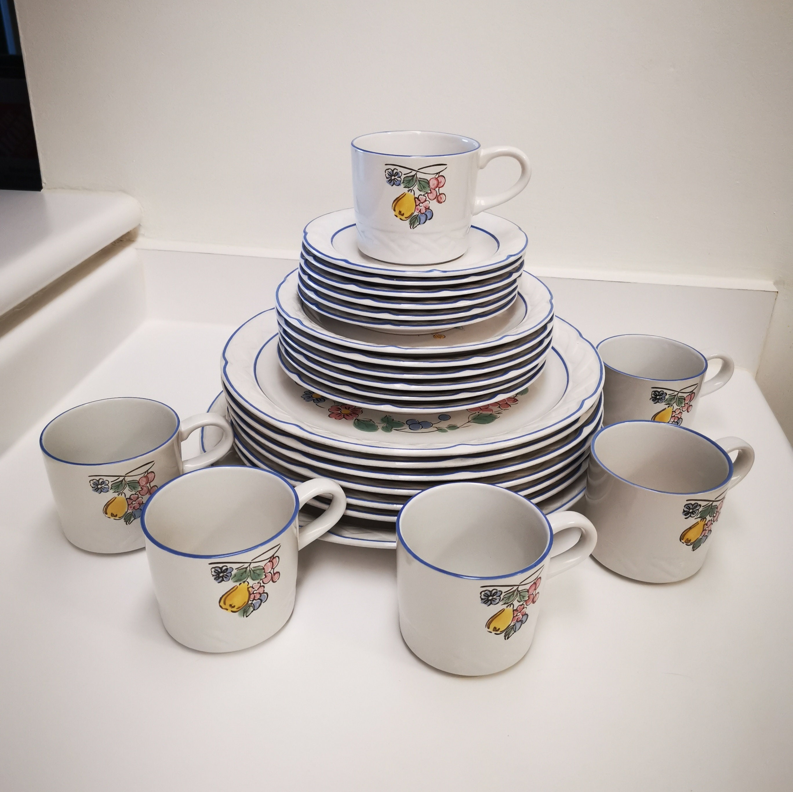 RARE! Complete Vina Fera 25-piece Stoneware Dinnerware Set. Made in ...
