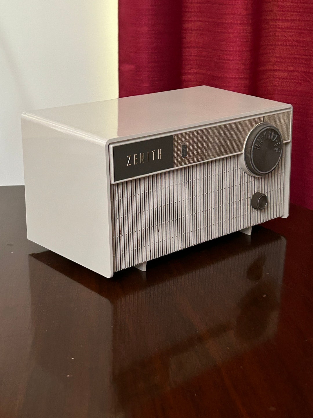 Vintage Zenith Tube Radio in NOS Condition. Working Perfectly. - Etsy
