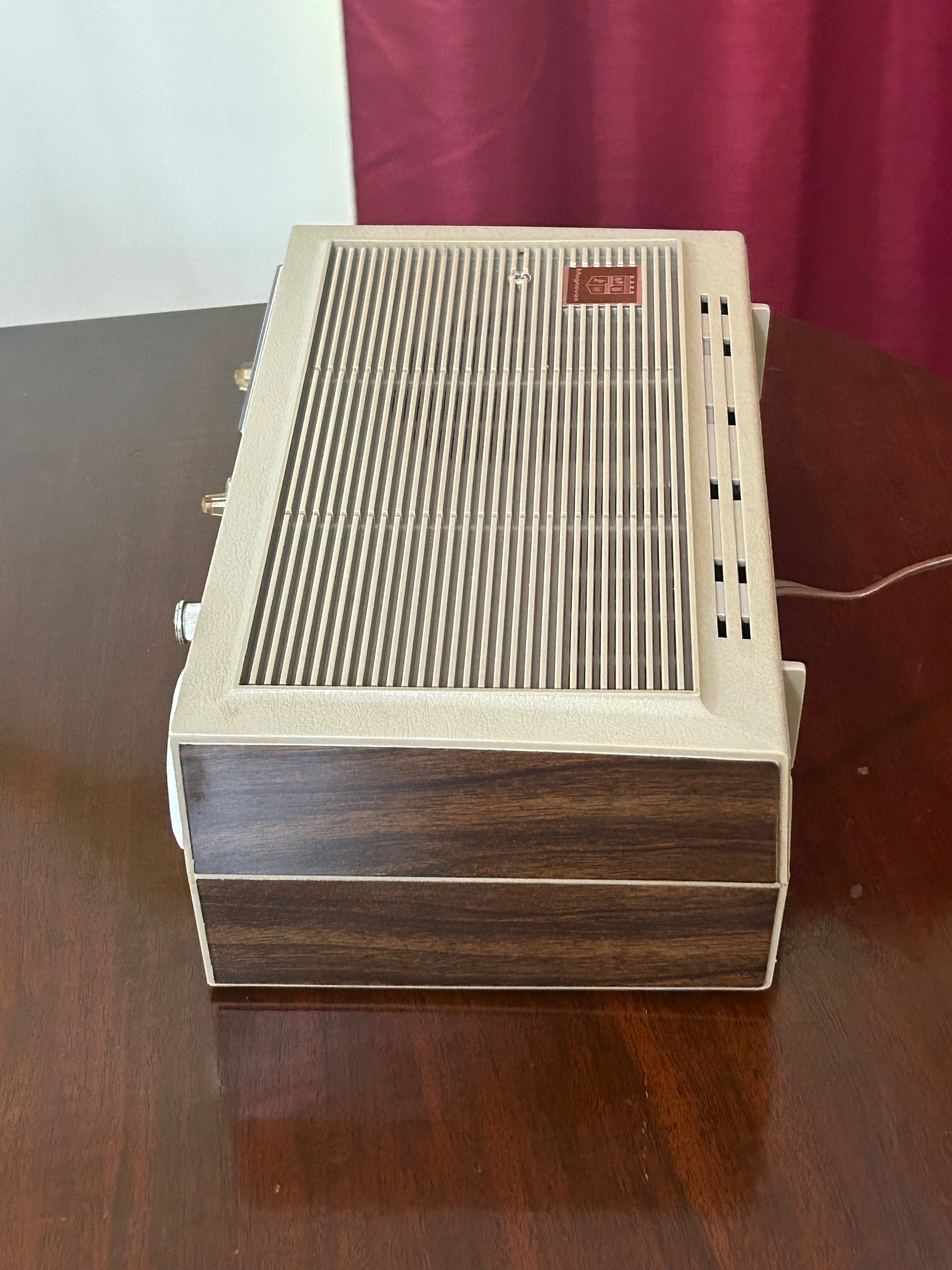 Vintage 70s Magnavox Clock Radio: Rare Retro Design - Etsy