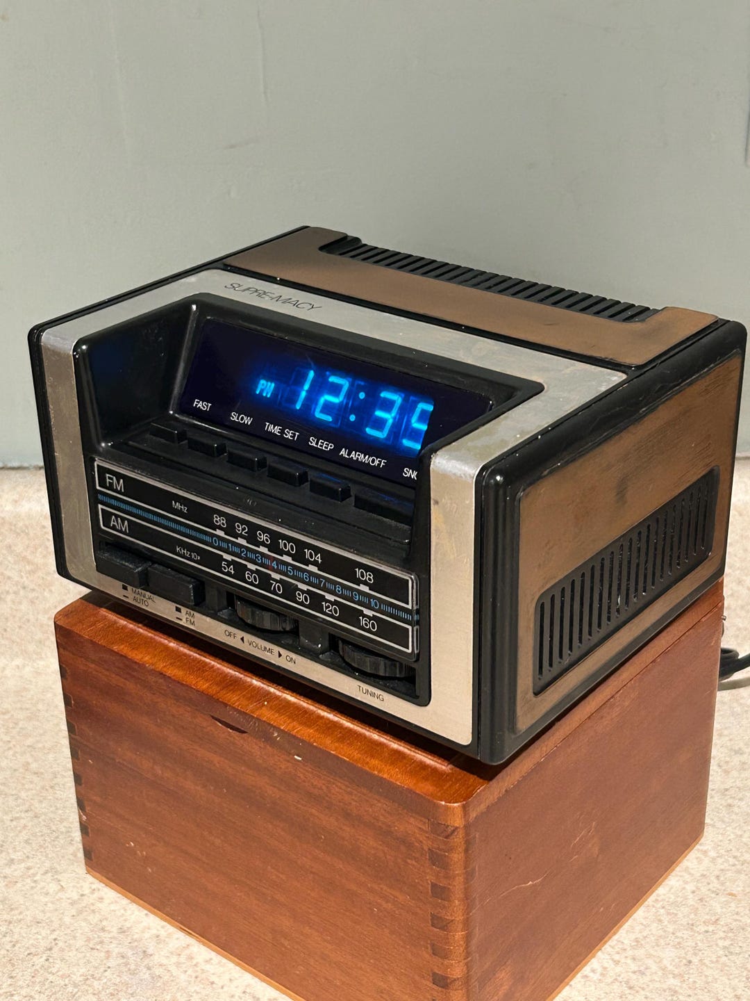 Vintage 1990s Supremacy Cube Clock Radio – Macy's Brand - Etsy