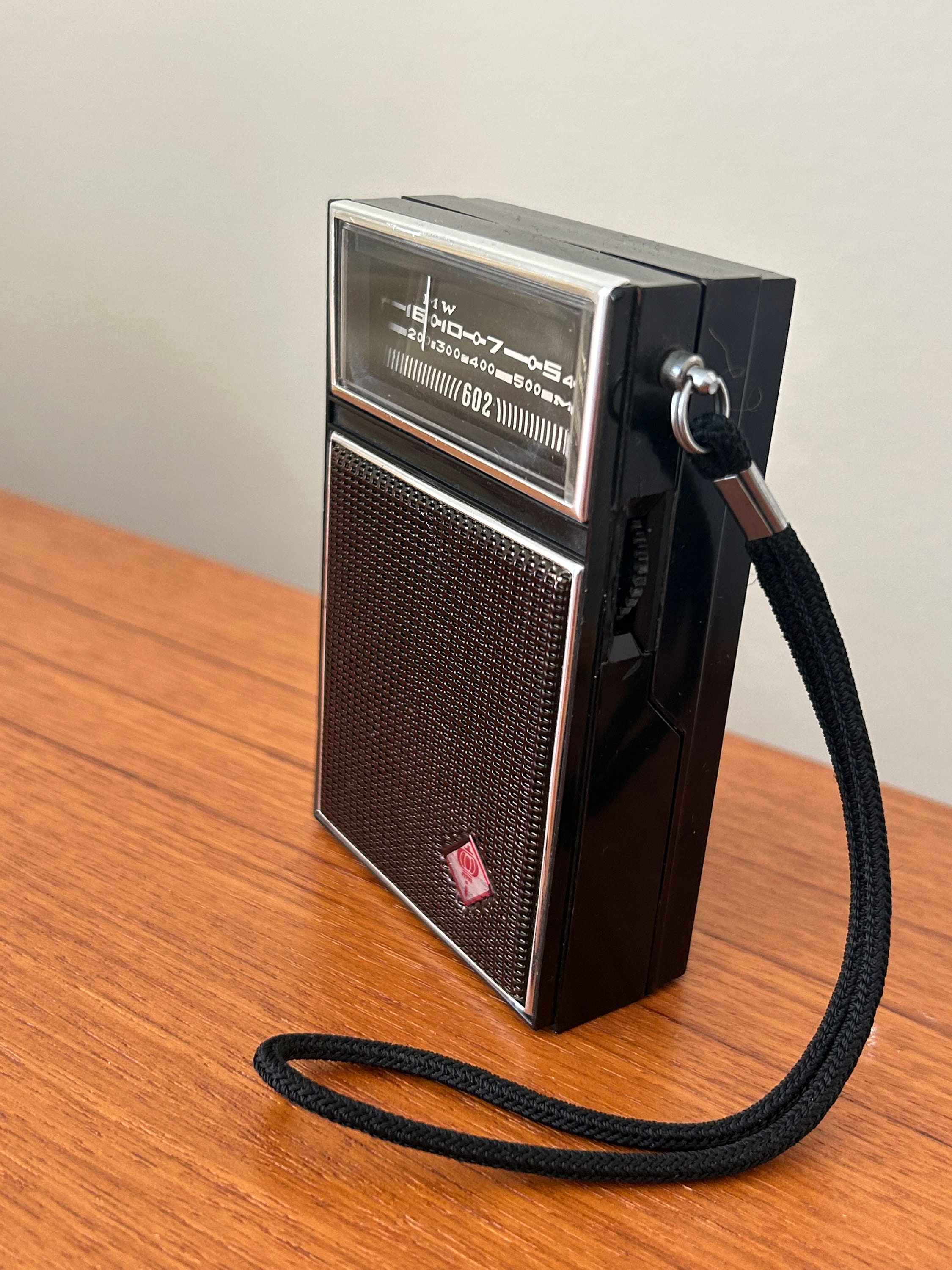 Vintage 1980s Chinese Transistor Radio. - Etsy