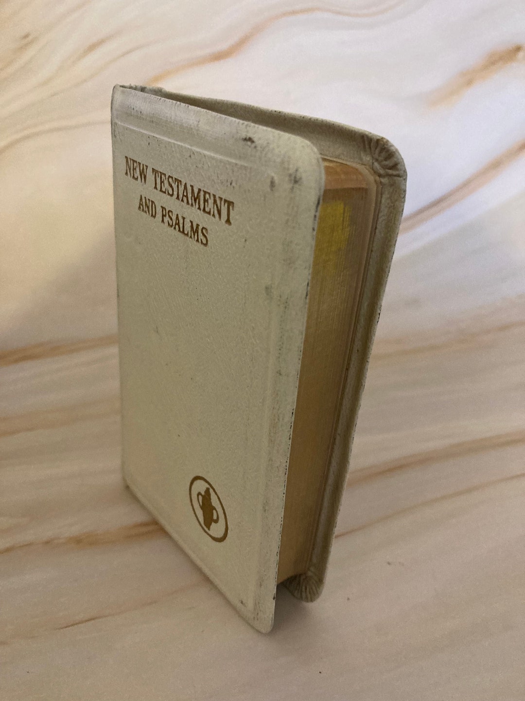 New Testament and Psalms Gideon Bible - White Small Pocket Size Gideon ...