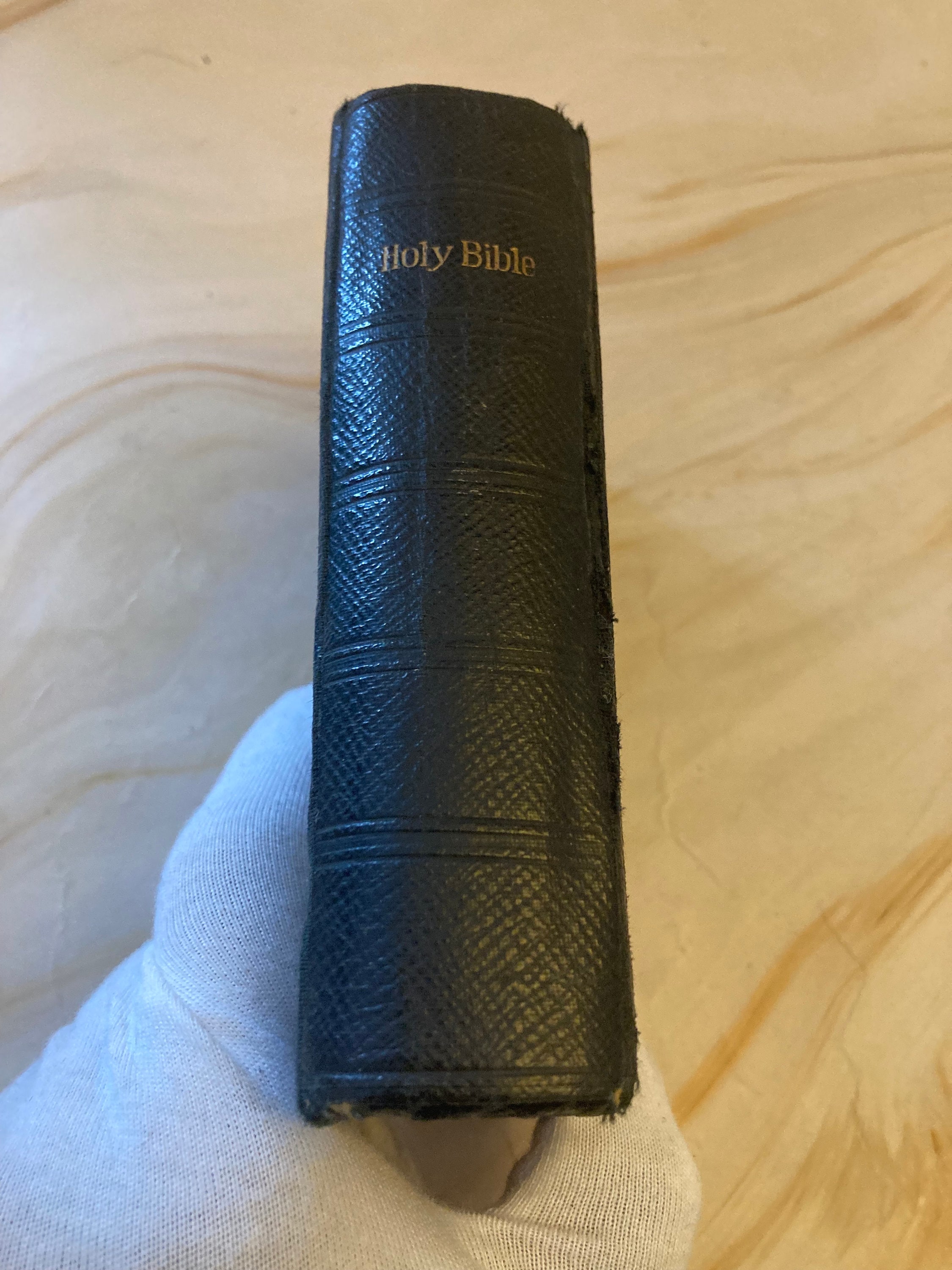 1922 Antique Holy Bible ref X341 - Etsy