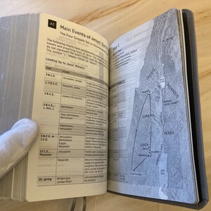 Watchtower Bible SEALED New World Translation of the Holy Scripture ...