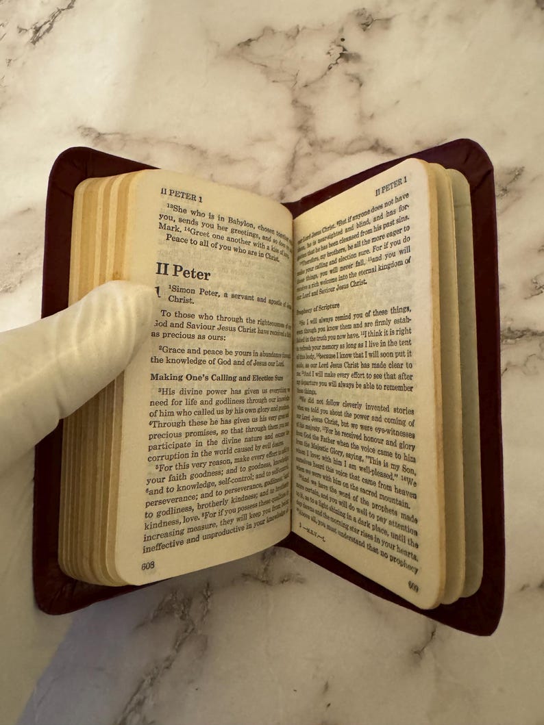 Vintage 1977 Gideons New Testament Bible (NIV) – Small Pocket Edition ...