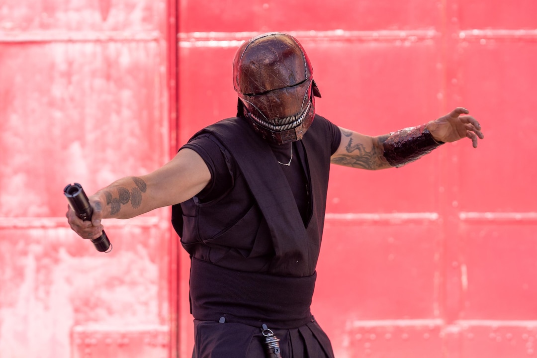 The Acolyte / the Stranger / Qimir Cosplay/costume - Etsy