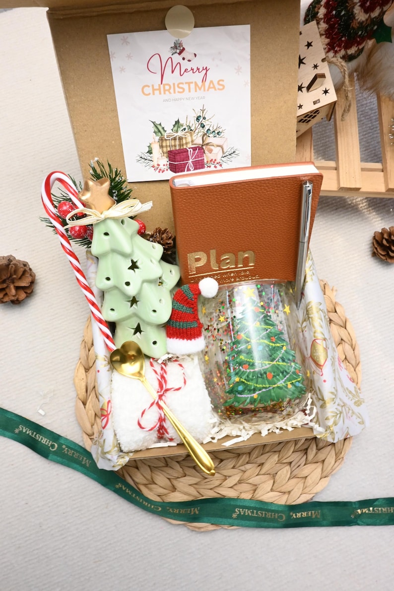 2025 Christmas Gift Box, Holiday Gift Idea, Winter Gift Box,sending ...
