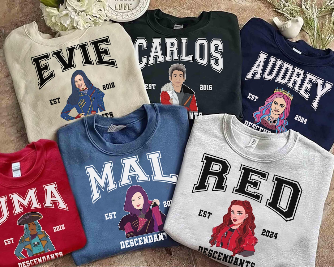 Disney Descendants Movie Characters Group Portrait T-shirt, Disneyland ...