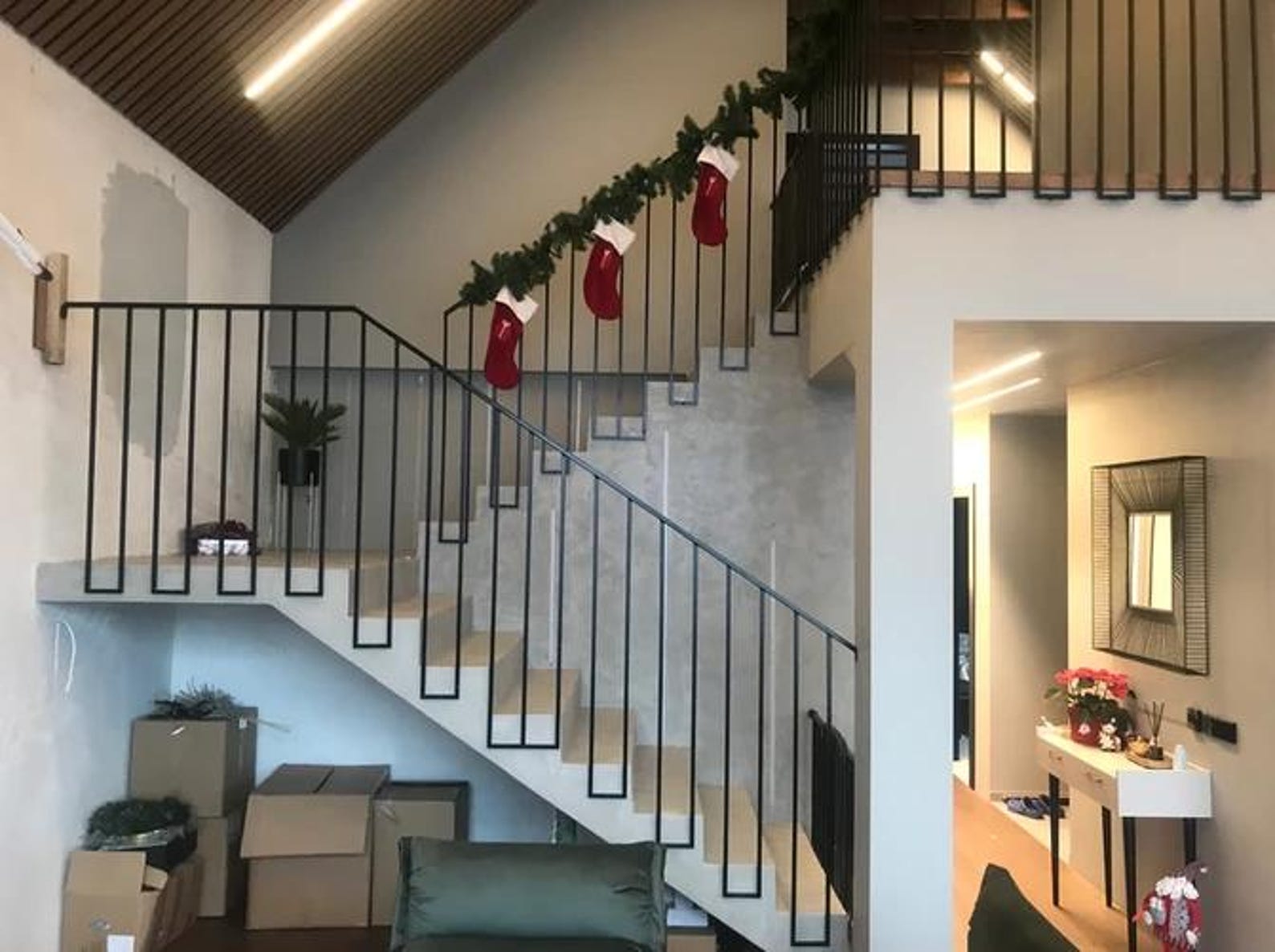 Minimalist and Modern Metal Handrails for Indoor and Outdoor Interior ...