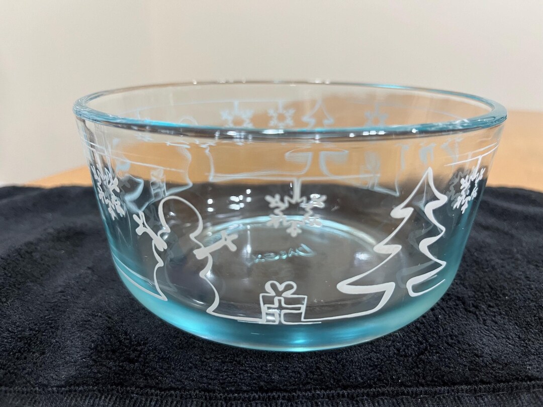 Vintage Holiday Design Pyrex Bowl - Etsy