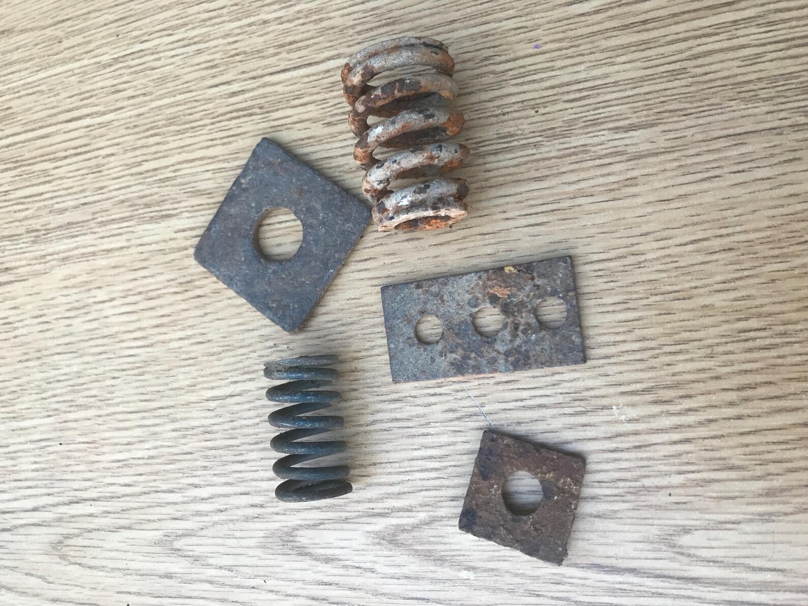 Rusted Metal Pieces Large Rusty Washers Rusty Springs Rusted Automotive ...