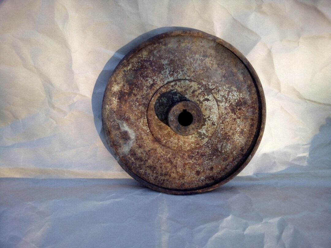 Rusty Yard Art Rusty Plate Solid Metal Wheel Vintage Rusted Pulley ...