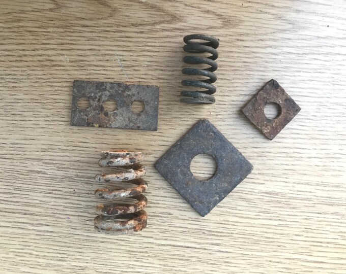 Rusted Metal Pieces Large Rusty Washers Rusty Springs Rusted Automotive ...