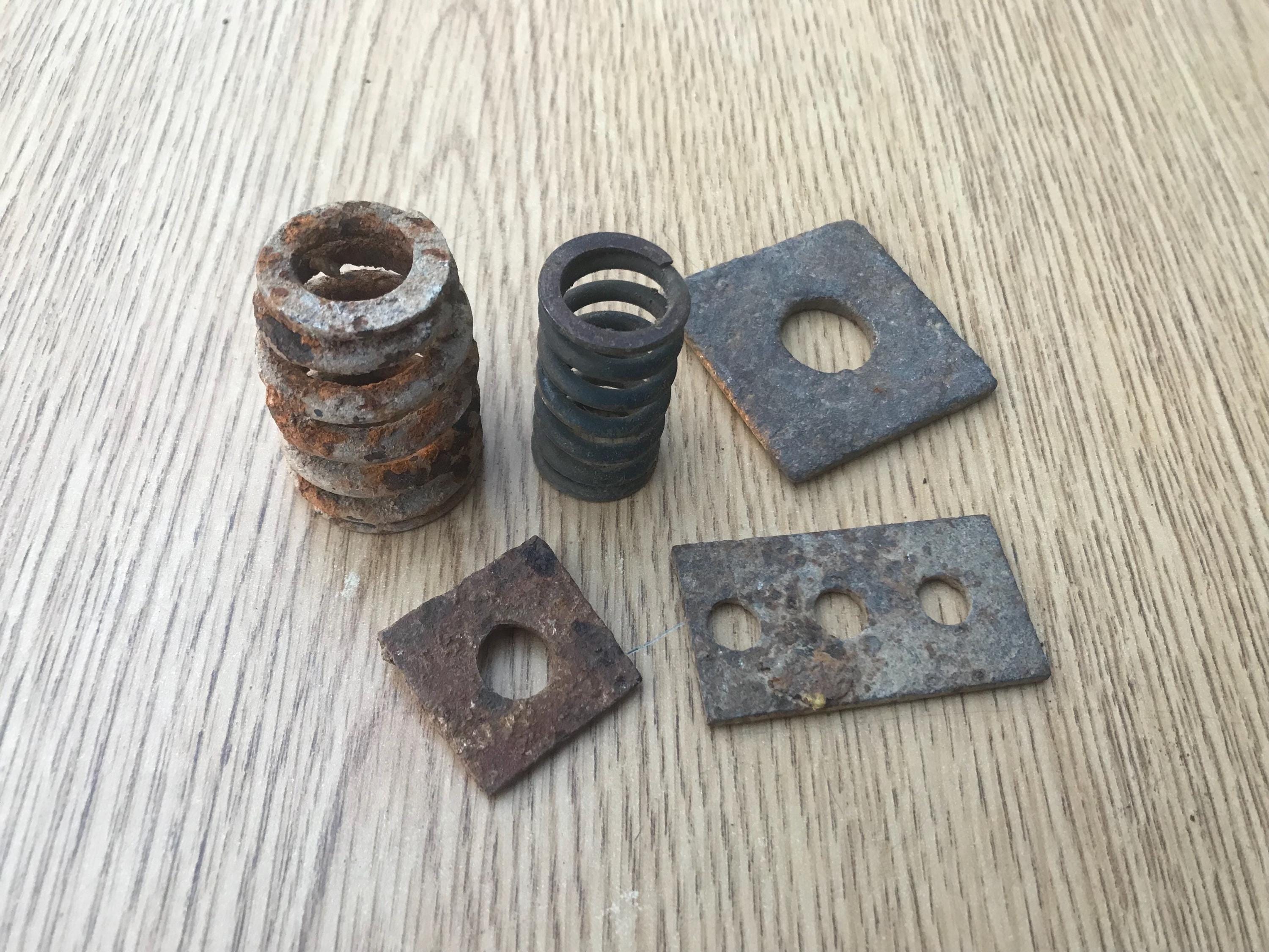 Rusted Metal Pieces Large Rusty Washers Rusty Springs Rusted Automotive ...
