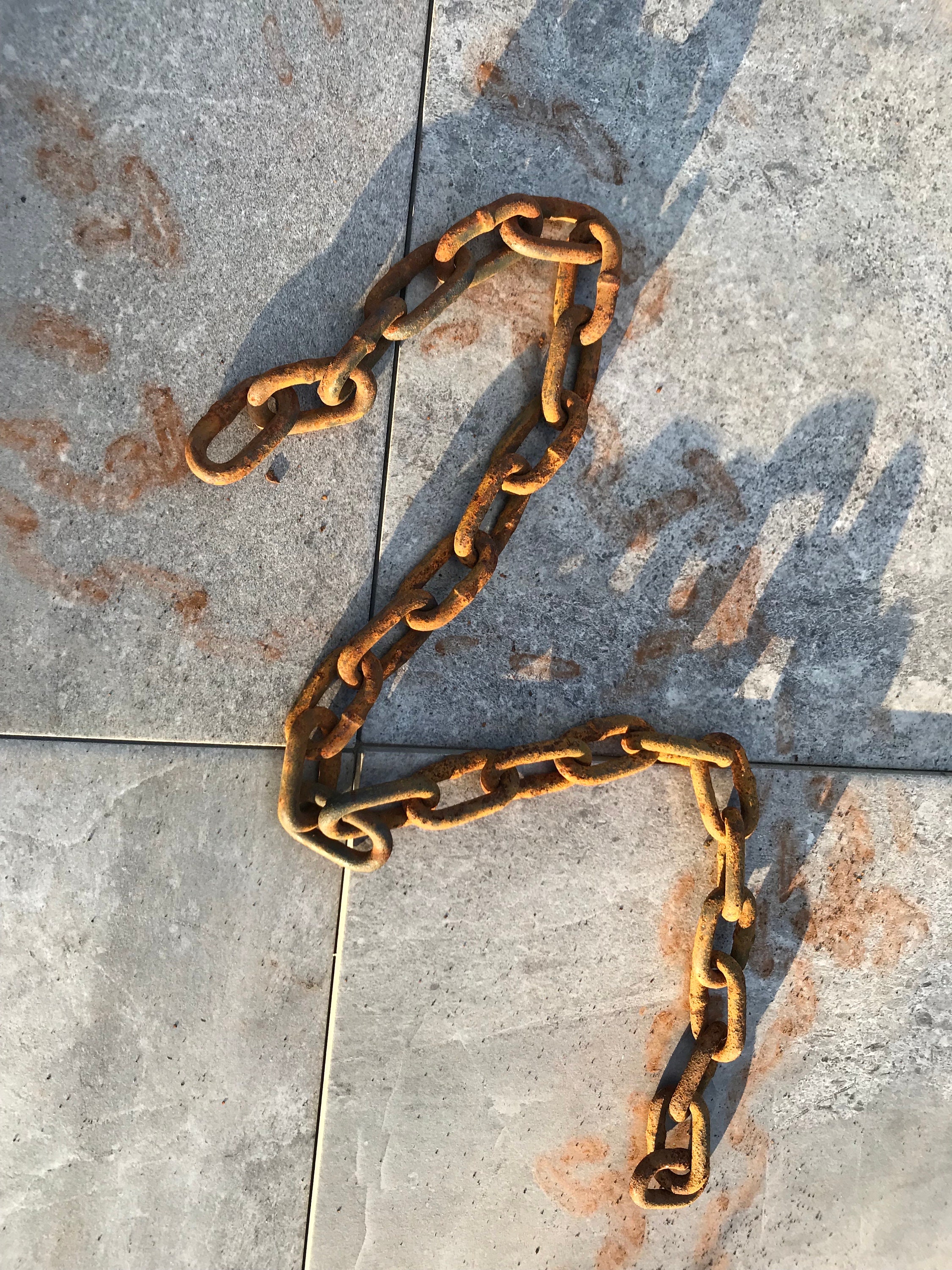 Old Rusty Chain Heavy 14 Inch Rusted Farm Chain Rusty Metal Outdoor ...