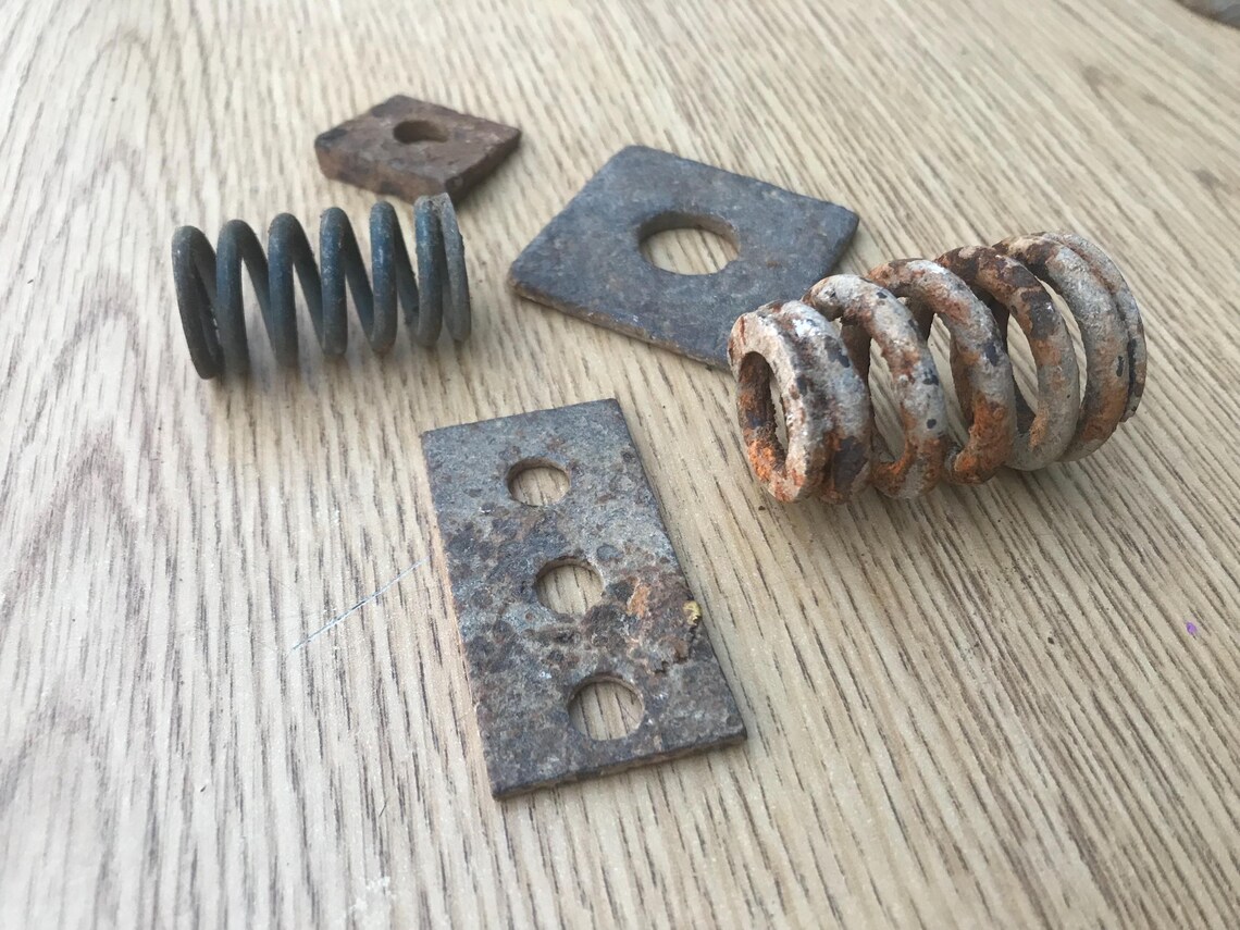 Rusted Metal Pieces Large Rusty Washers Rusty Springs Rusted Automotive ...