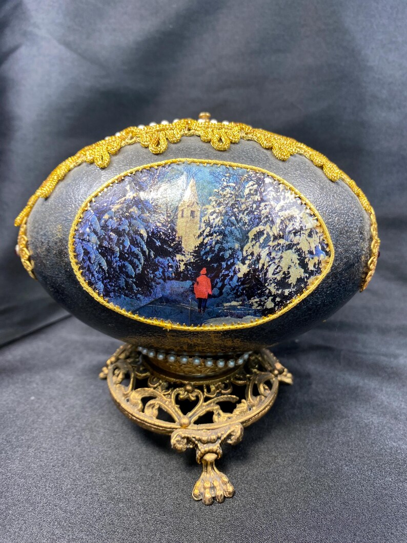 Vintage Hinged Emu Egg Diorama, Winter-themed W/ Miniature Skiers ...