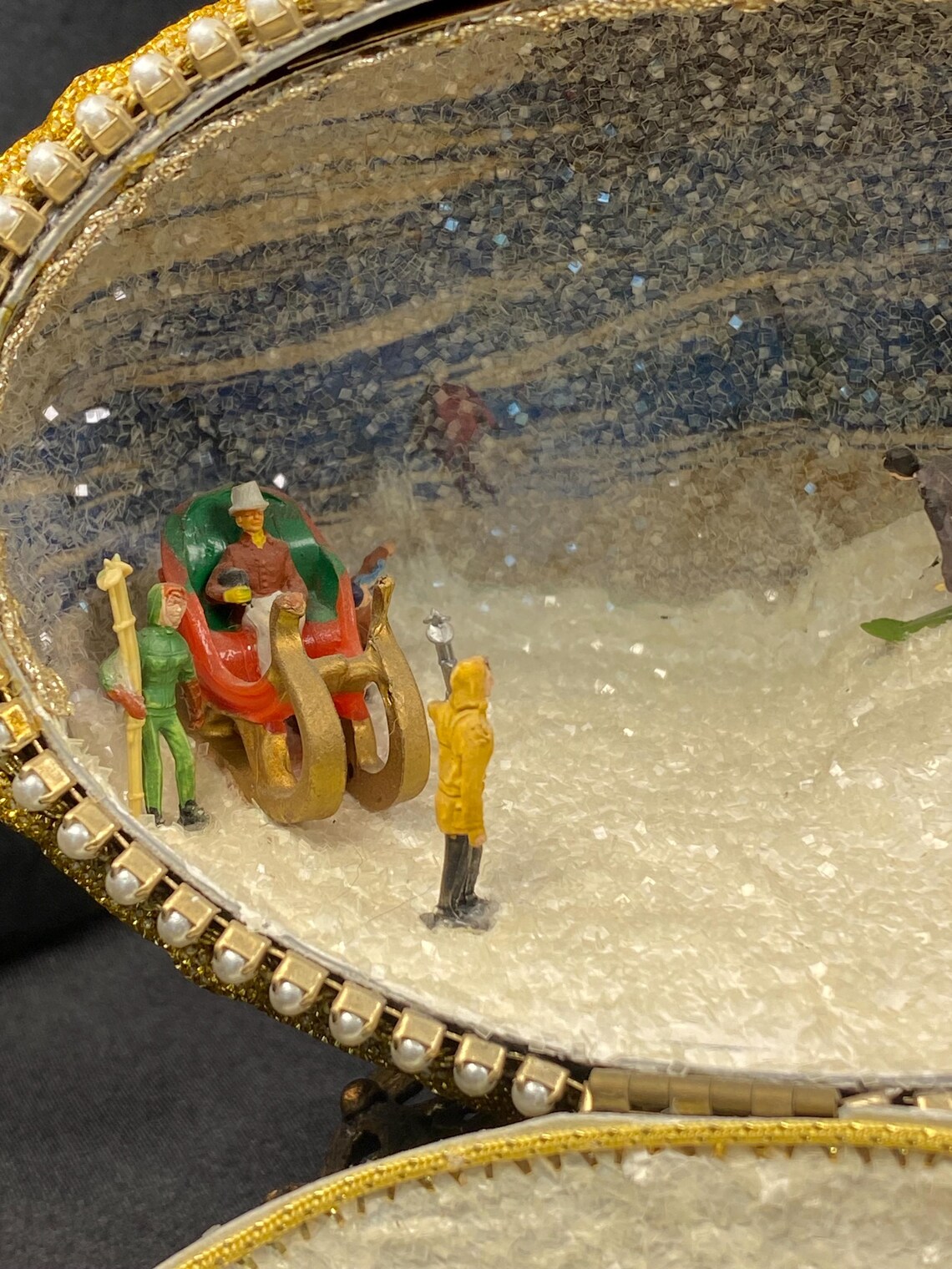 Vintage Hinged Emu Egg Diorama, Winter-themed W/ Miniature Skiers ...