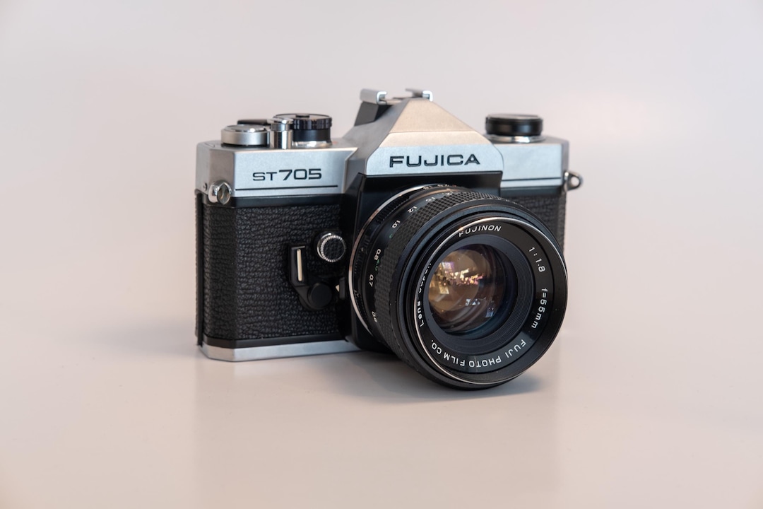 Fujica St705 35mm Vintage SLR Film Camera W/ Fujinon 55mm F/1.8 Lens ...