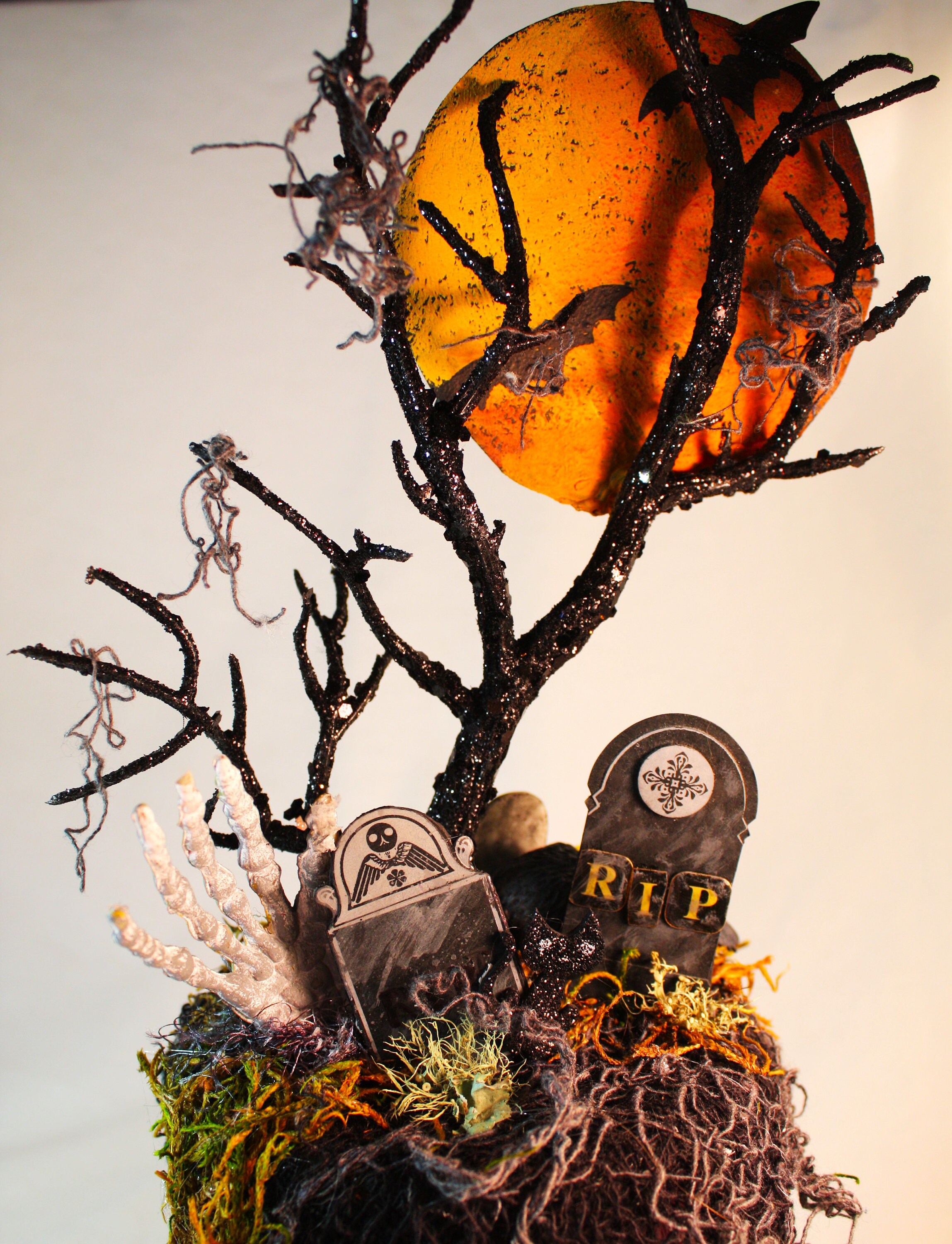 Halloween Diorama on Top Glass Cylinder Creepy Photos Spooky Glowing ...