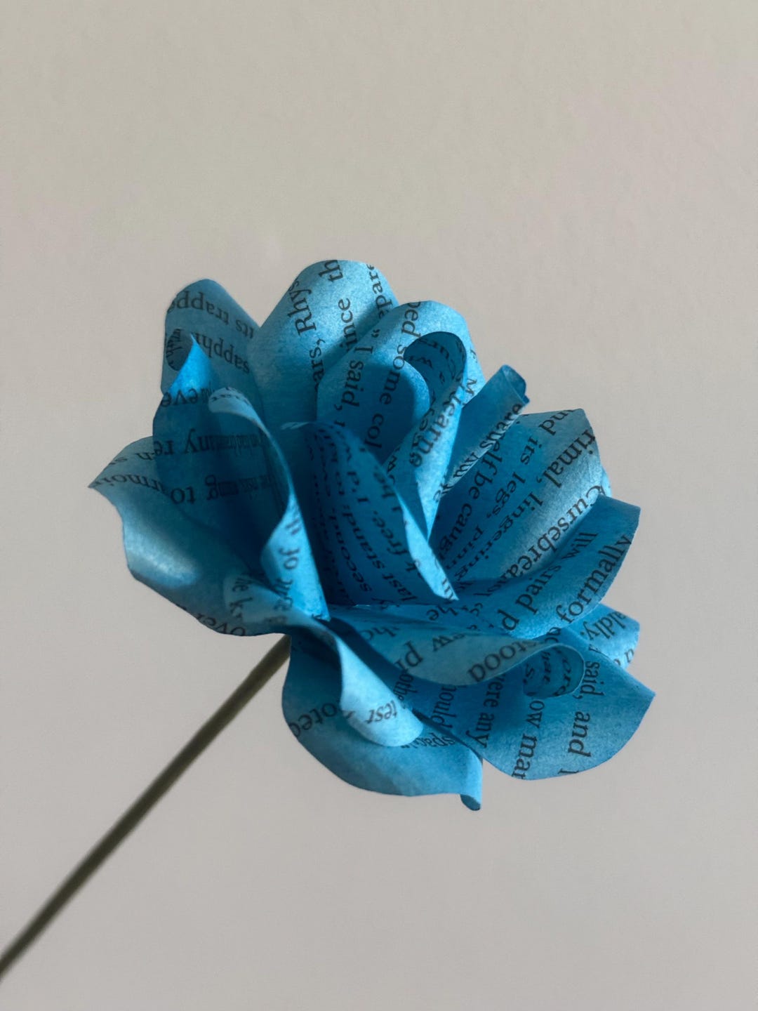 Blue ACOMAF Book Rose, Rhysand, Book Flowers, Wedding Flowers, Wedding ...