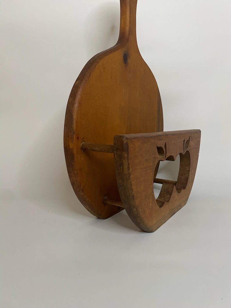 Vintage Country Style Paper Plate Holder With Apple Eyelet Openings ...