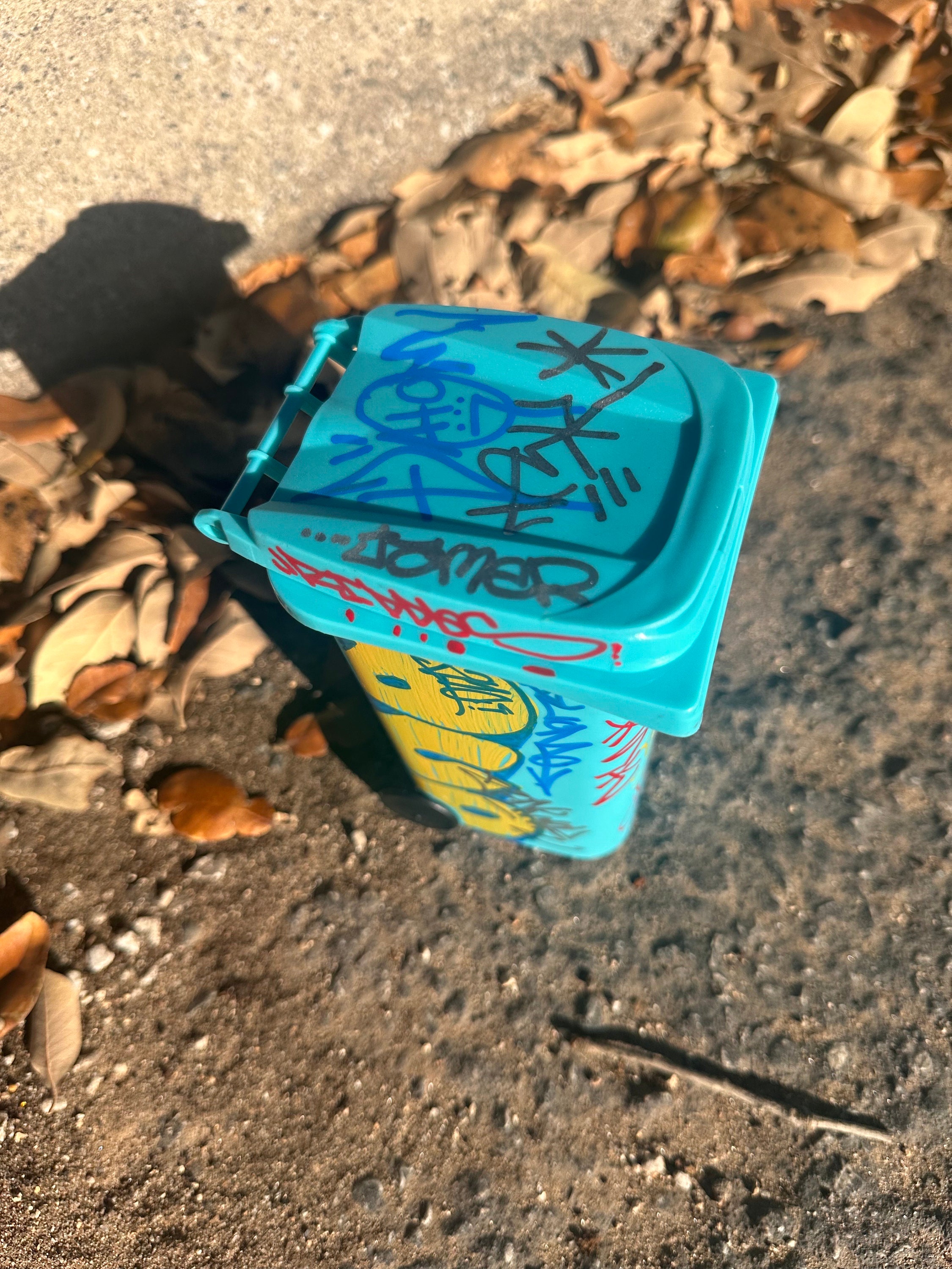Graffiti Trash Can (customizable) - Etsy