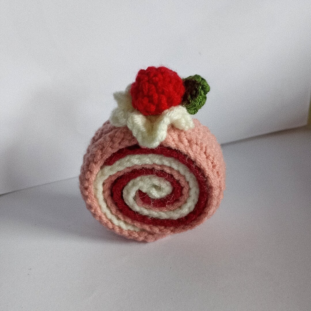Crochet Pattern : Swiss Roll Cake - Etsy