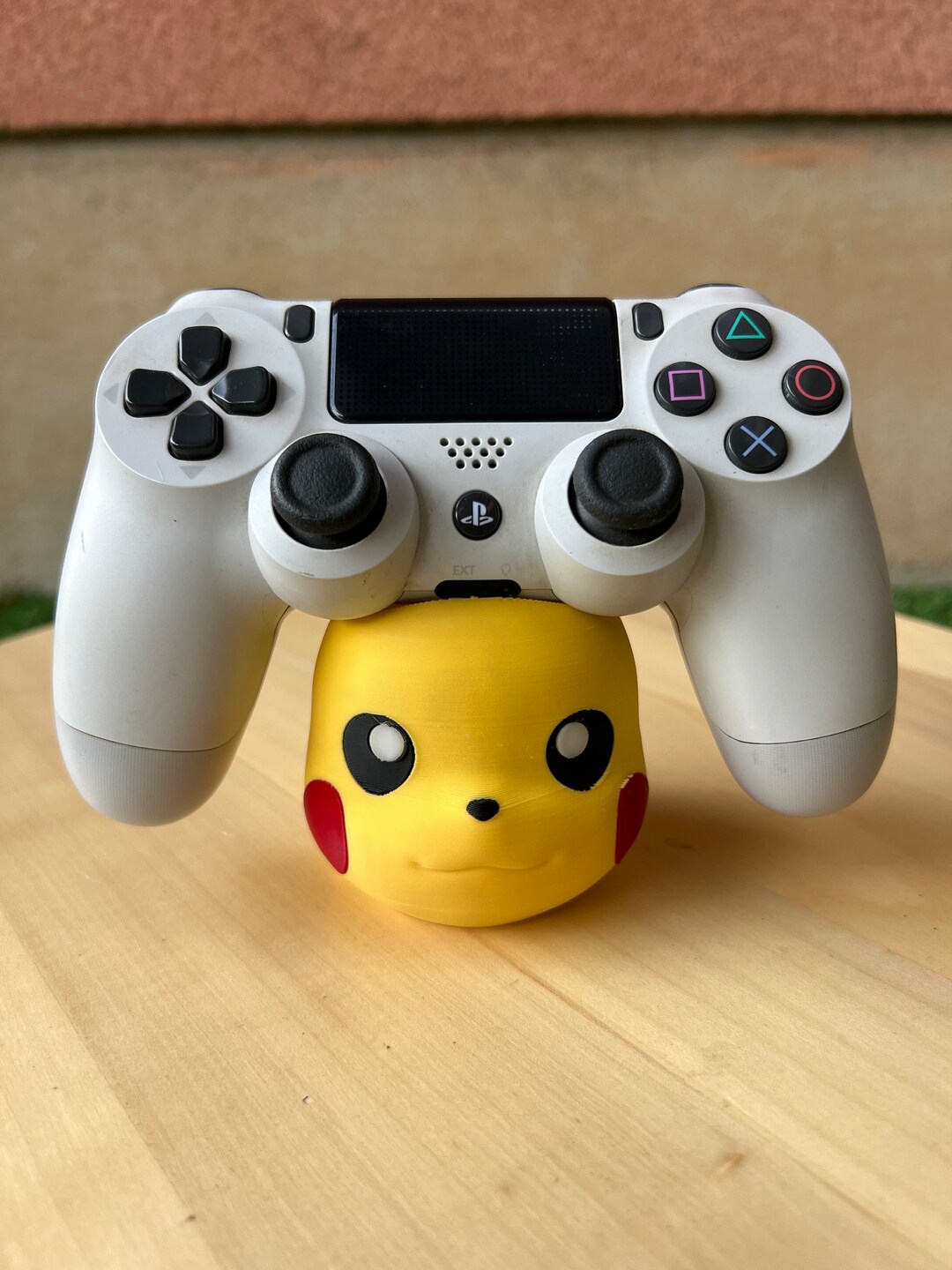 Pikachu Controller Holder / Pikachu Phone Holder / Nintendo - Etsy
