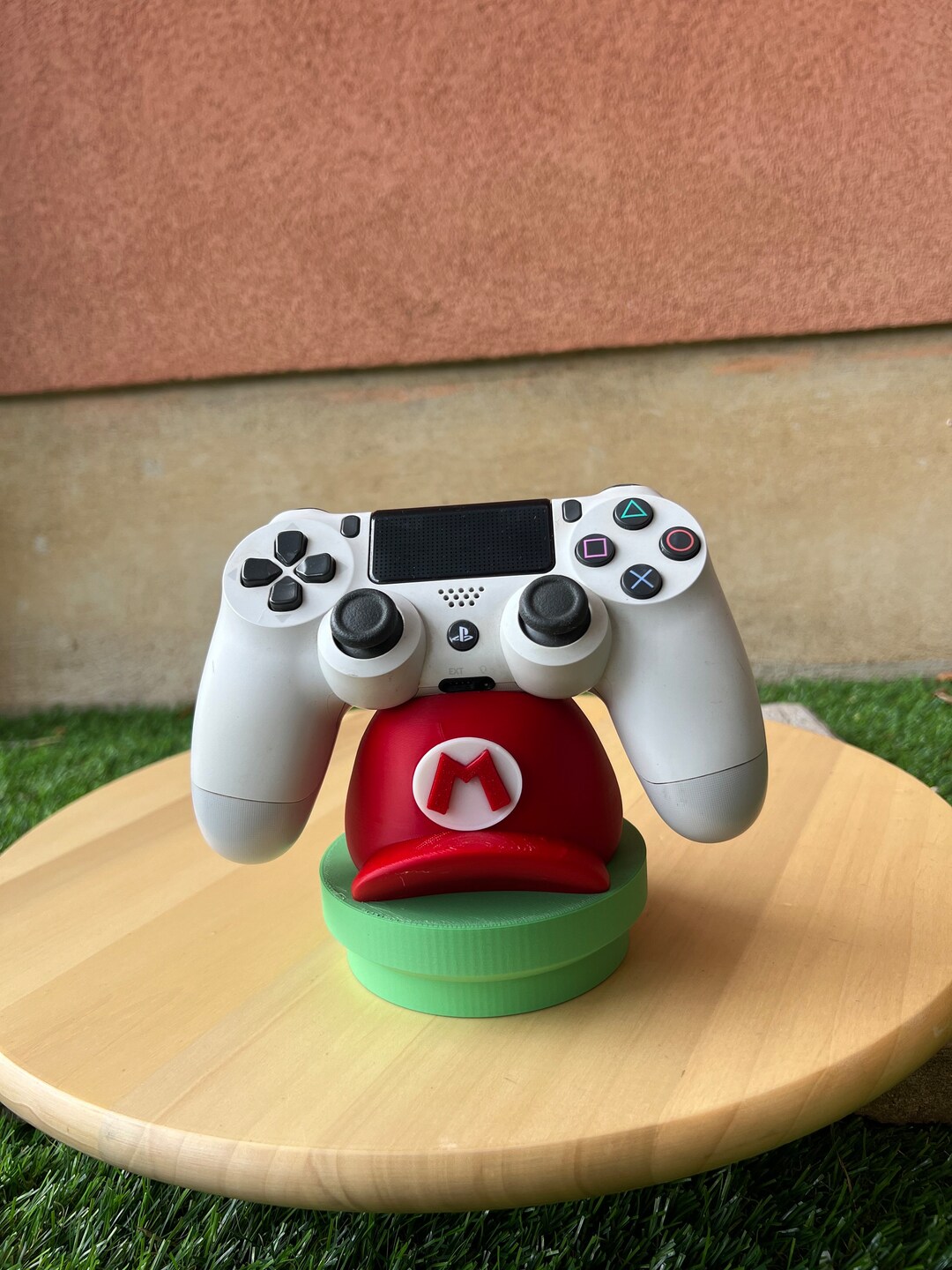 Controller Stand / Super Mario Bross / Nintendo Super Mario Controller ...