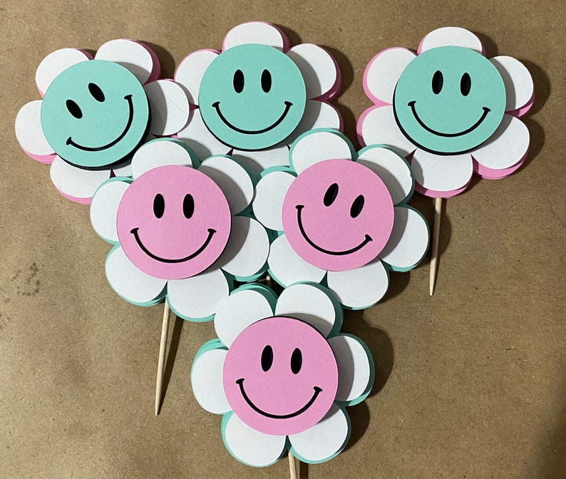Happy Smiley Face Daisy Cake Topper - Etsy