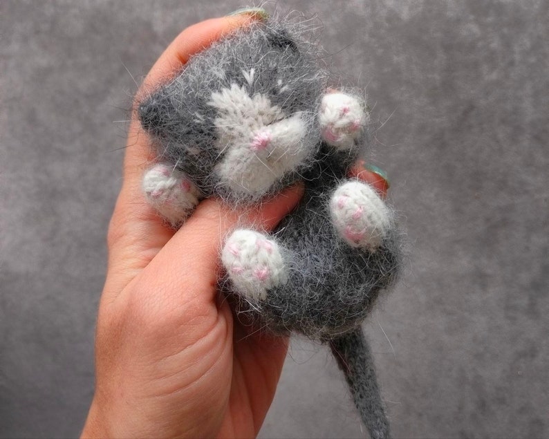 Small Knitted Sleeping Kitten Toy, Stuffed Pocket Animal Toys, Finished ...