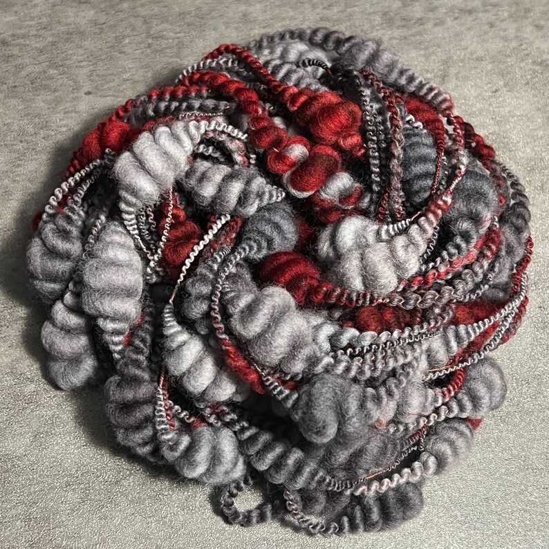 Roses in Ashes red Beehive Art Yarn Thick & Thin for Weaving/knitting ...