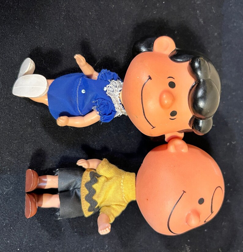 1968 Charlie Brown and Lucy Walking - Etsy