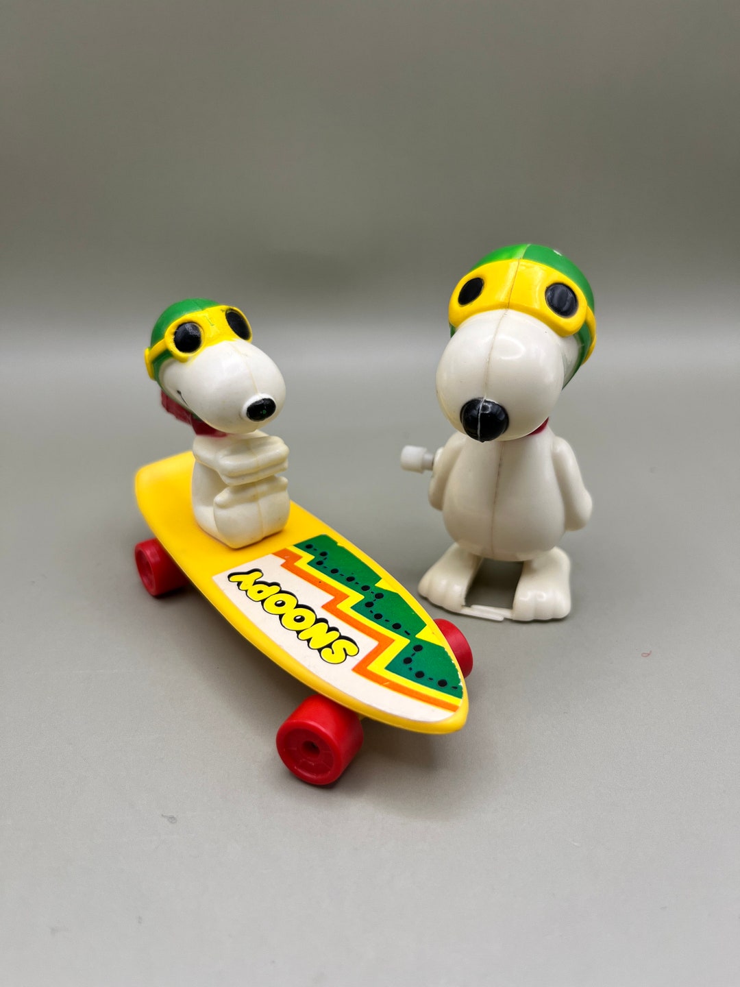 1965 / 1966 United Feature Syndicate Snoopy 3.25" Wind-up Toys, Skater ...