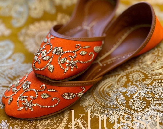 Green and Gold Embroidered Traditional Khussa Womens Velvet Jutti ...