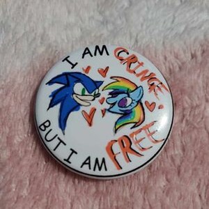 I Am Cringe; but I Am FREE Buttons - Etsy