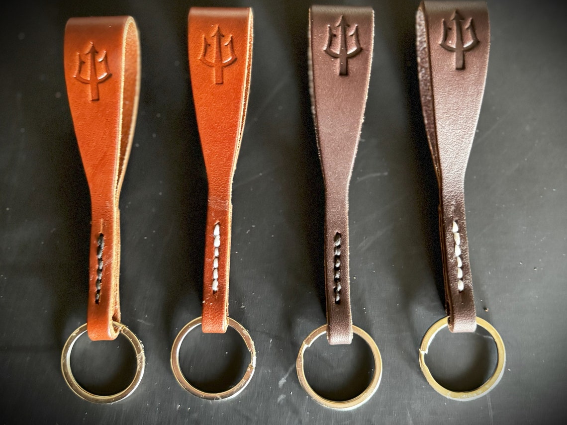 Leather Keychain - Sturdy Wedge Design - Handcrafted Pocket Organizer ...