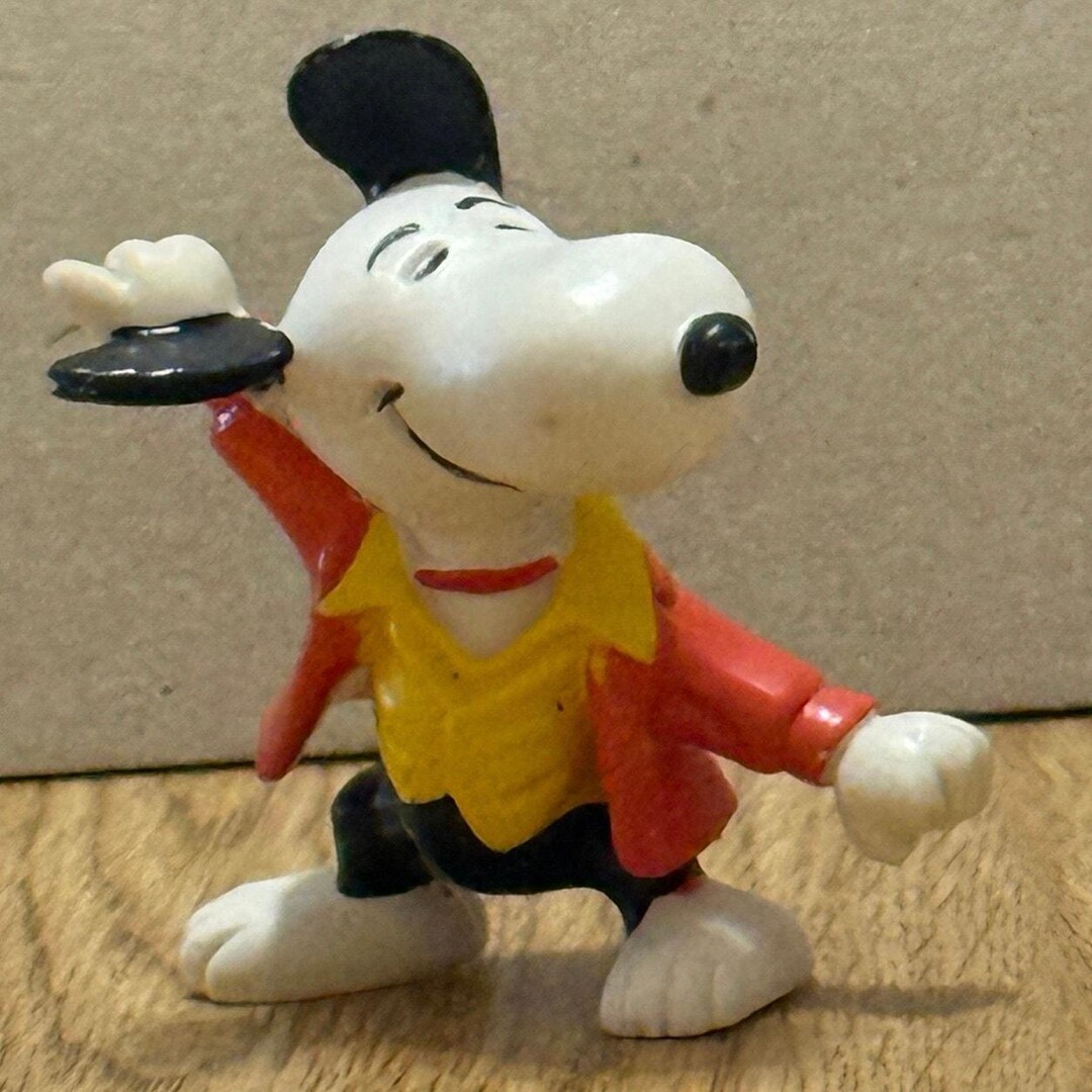 Vintage 1966 Snoopy Cool Dancing Figure Disco Pose Peanuts. PVC. United ...