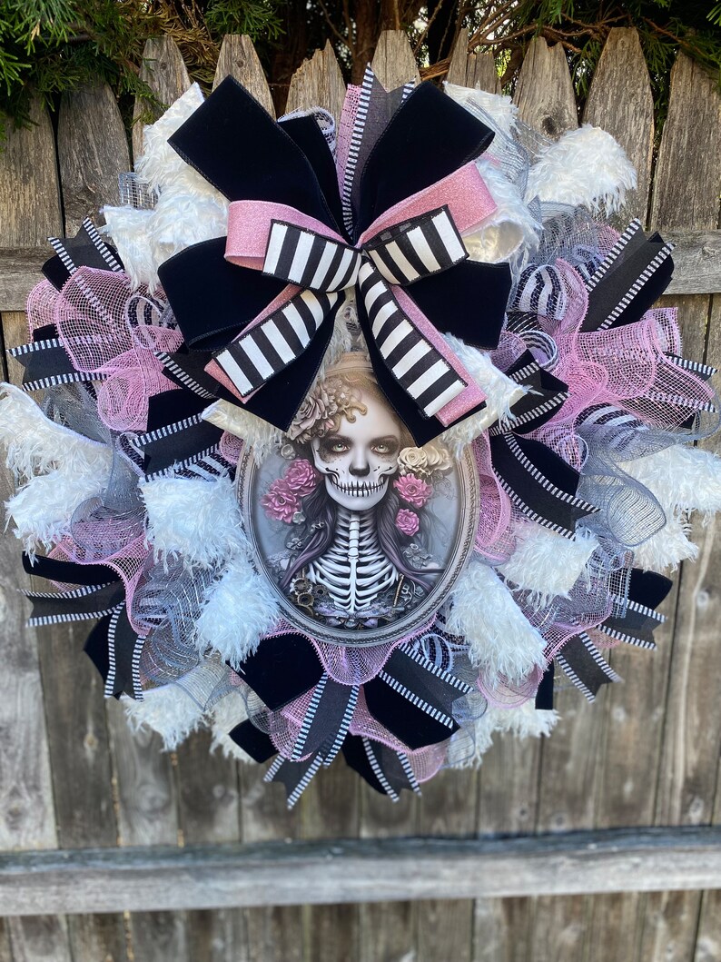Lady Skeleton Halloween Wreath for Front Door, Gothic Pink Halloween ...