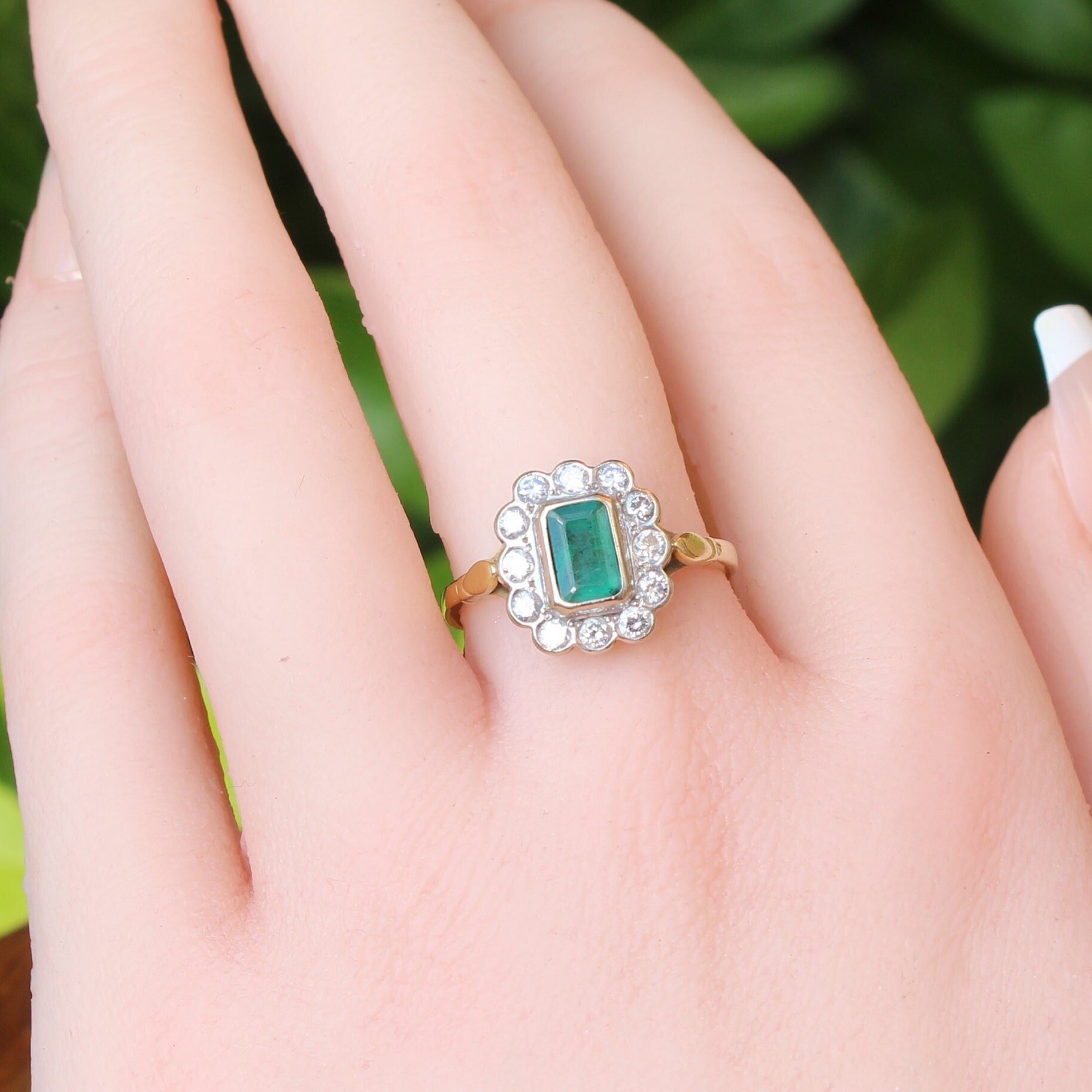 Vintage Emerald and Diamond Cluster Ring, 18ct Gold Ring, Uk Size O ...