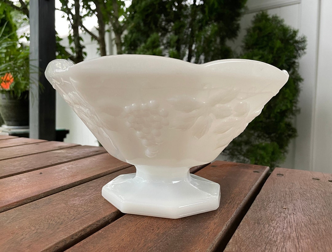 Vintage Anchor Hocking Milk Glass Fruit Bowl, Harvest Grape Pattern - Etsy