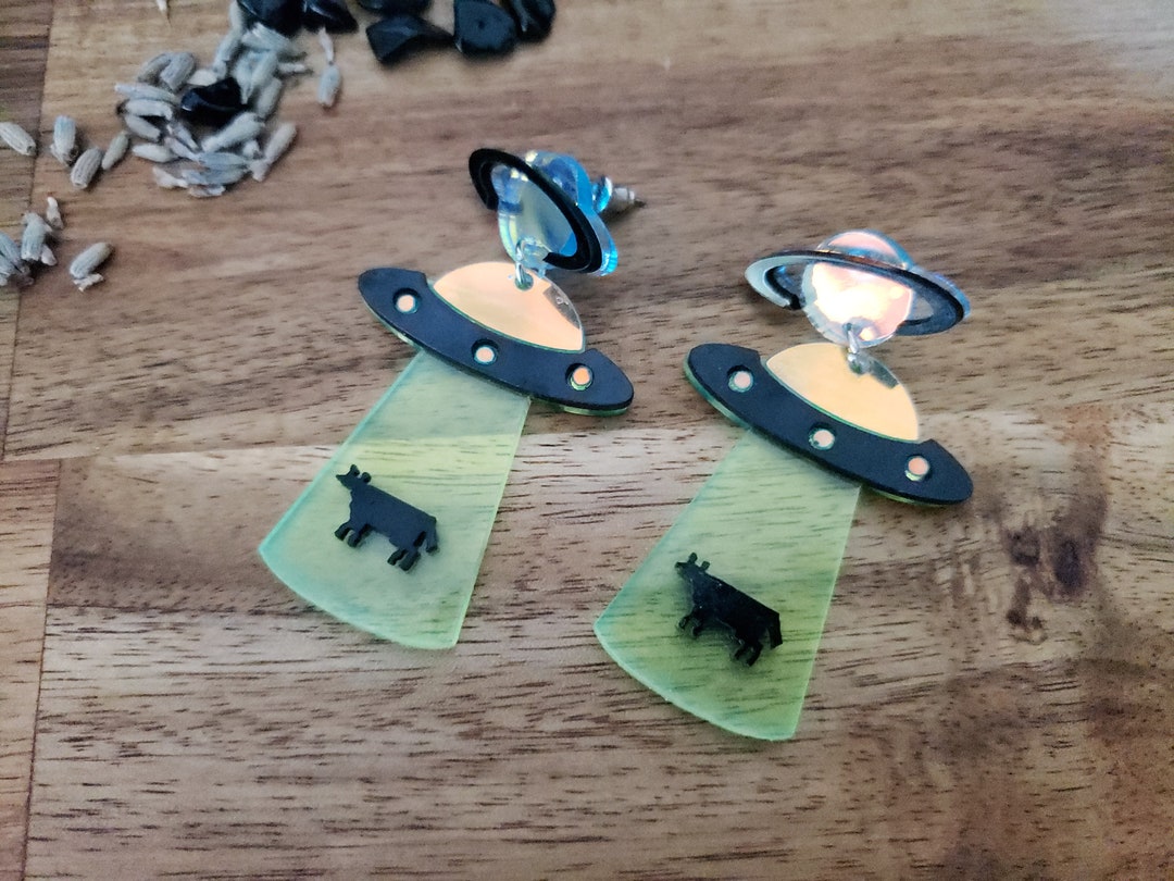 Spaceship and Removal Earrings in Laser Cut Holographic Aspect for UFO ...