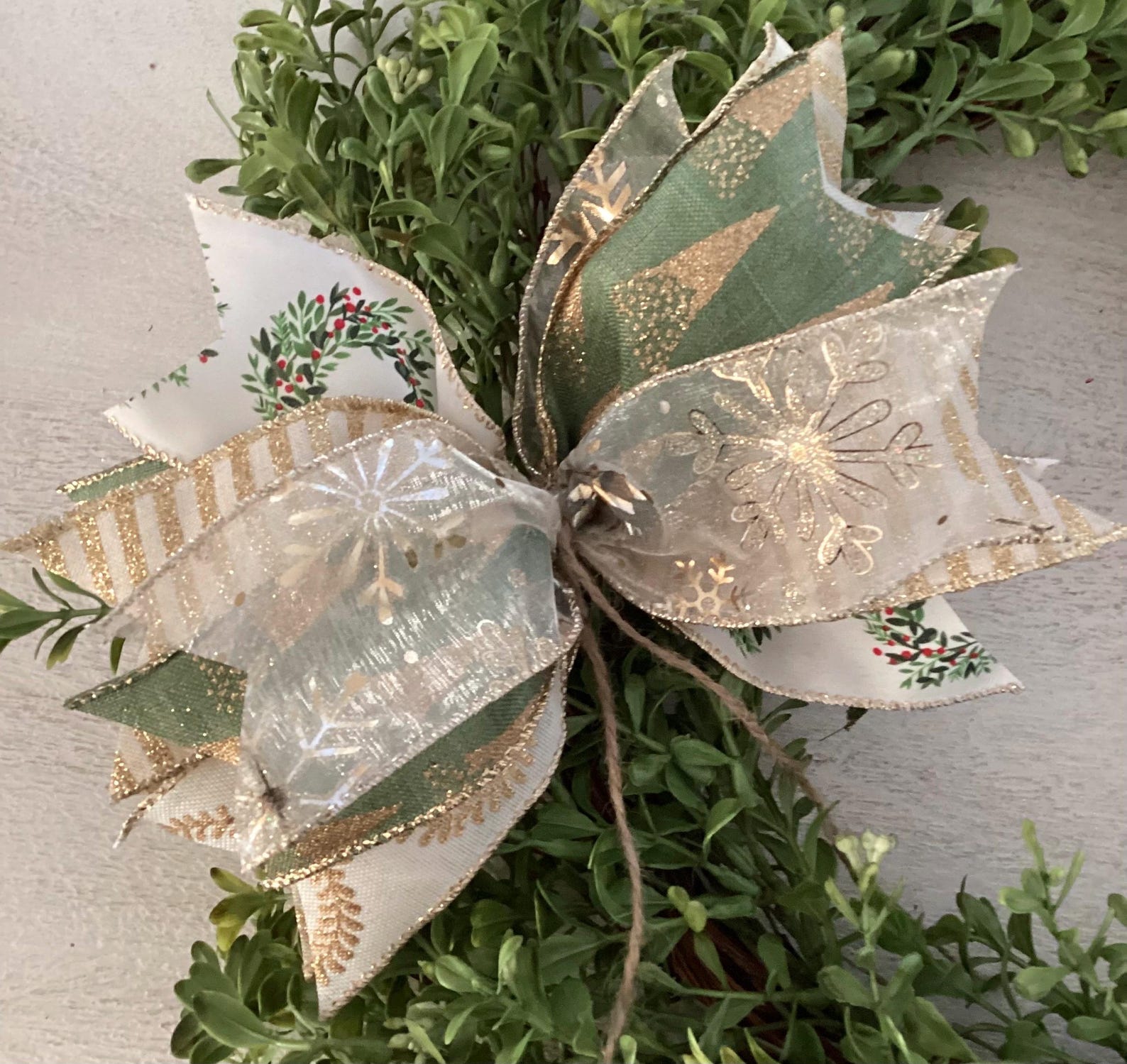 Christmas Messy Wreath Bow, Green and Gold Messy Bow, Holiday Bow - Etsy