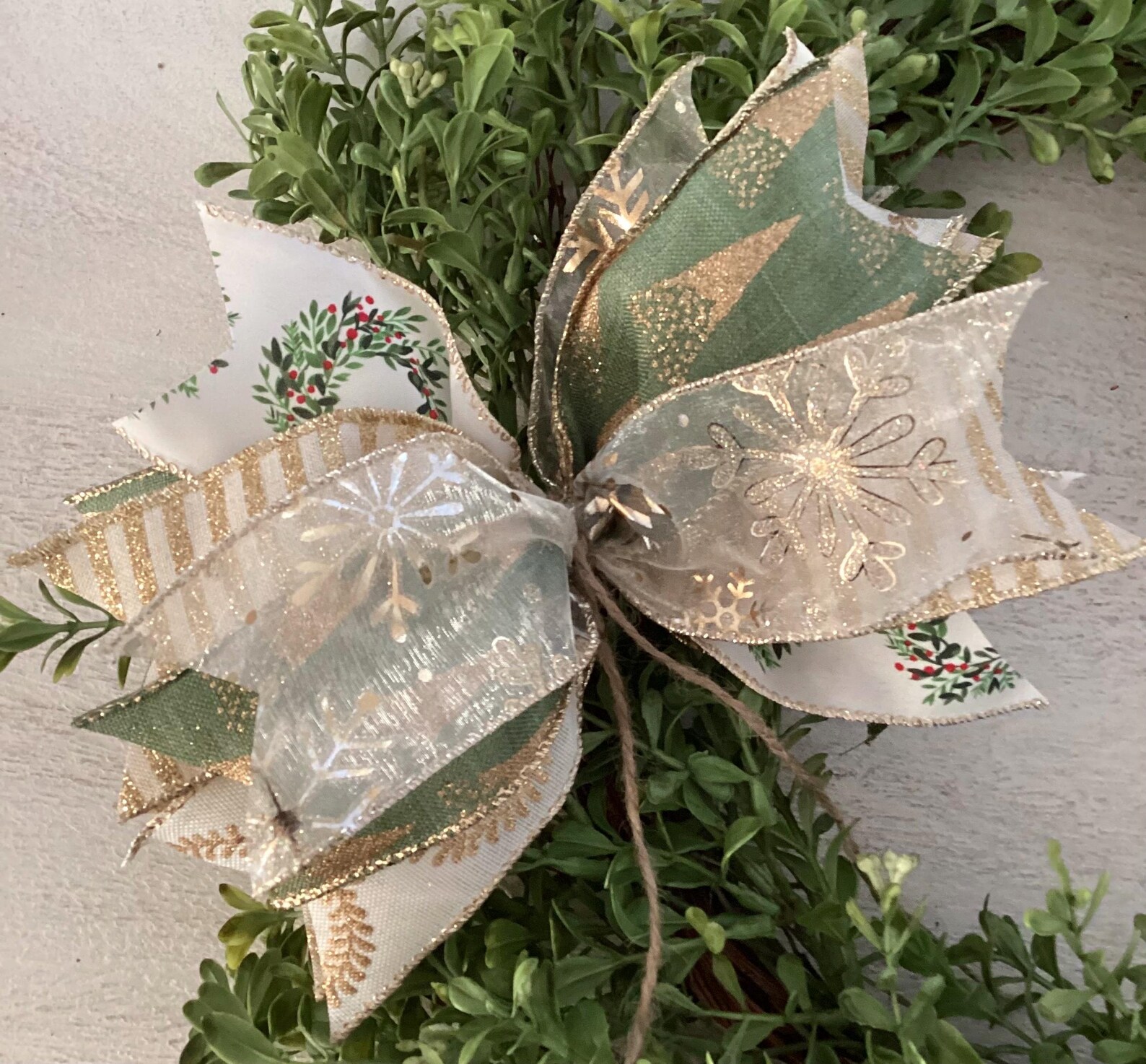 Christmas Messy Wreath Bow, Green and Gold Messy Bow, Holiday Bow - Etsy