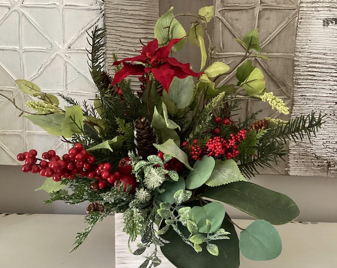 Christmas Evergreen Arrangement With Red Berries, Christmas Centerpiece ...