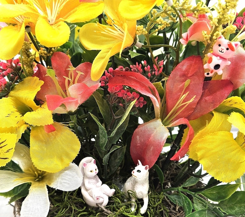 Whimsical Cat Flower Arrangement: Unique Cat Lover Decor - Etsy
