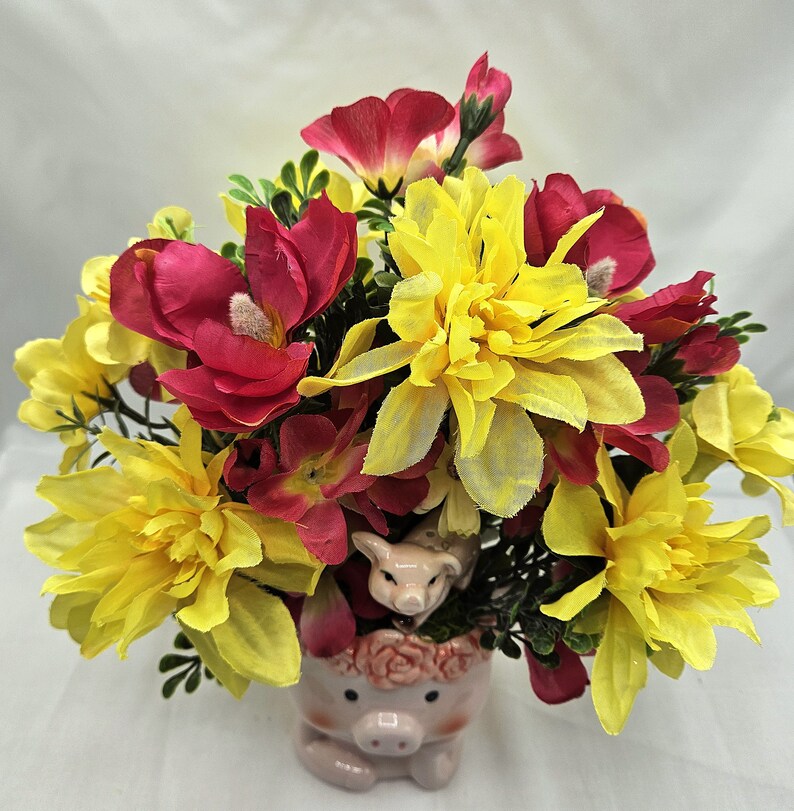 Cute Pig Flower Arrangement, Ceramic Pig Pot Filled With Yellow/pink ...