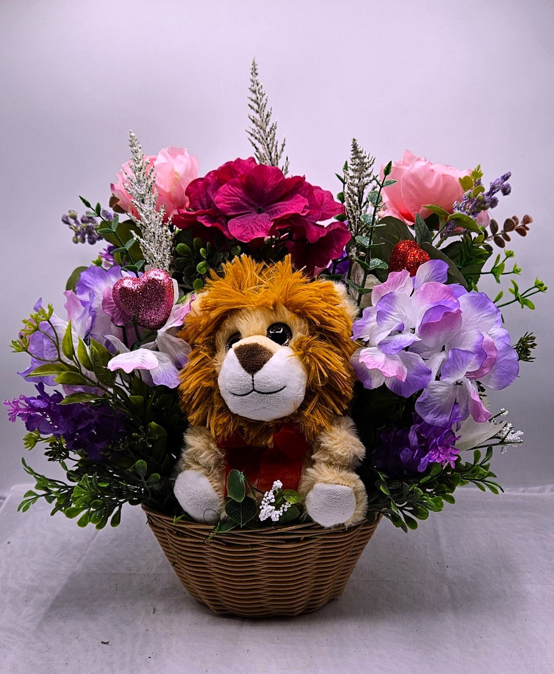 Romantic Lion Love - Cute Lion Romantic Flower Arrangement With Pink ...