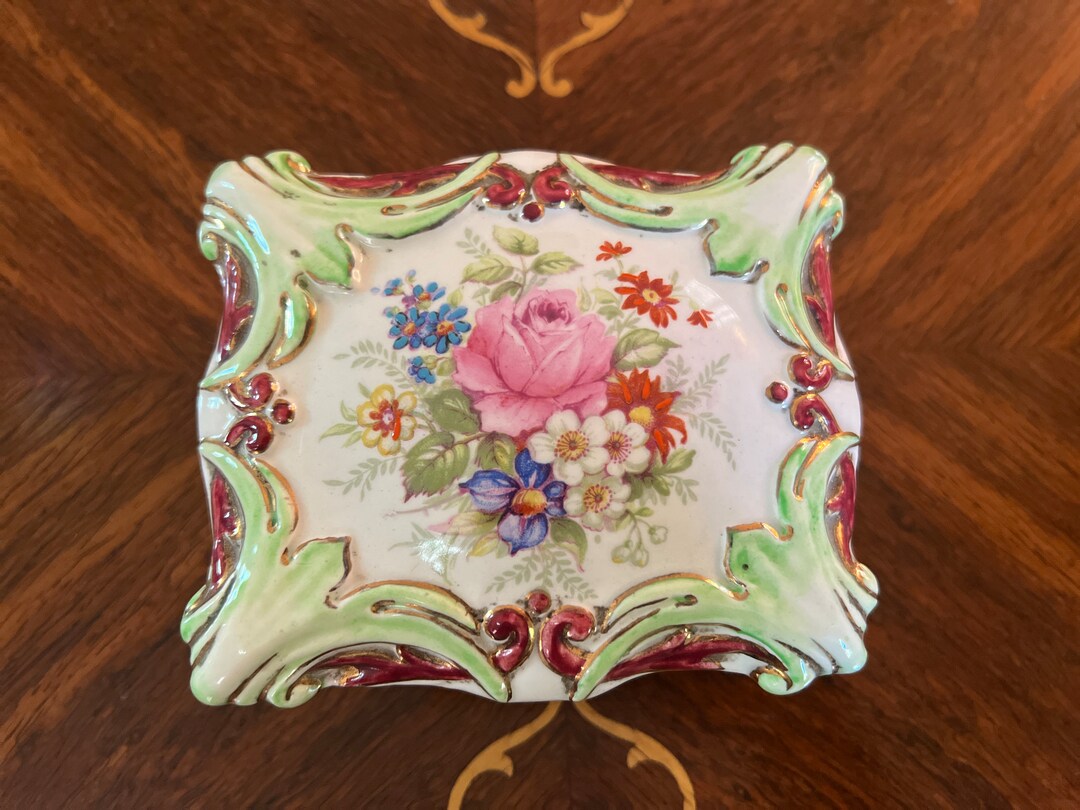Vintage Wedgewood & Co Hand Painted Porcelain Lidded Box With 2 Small ...